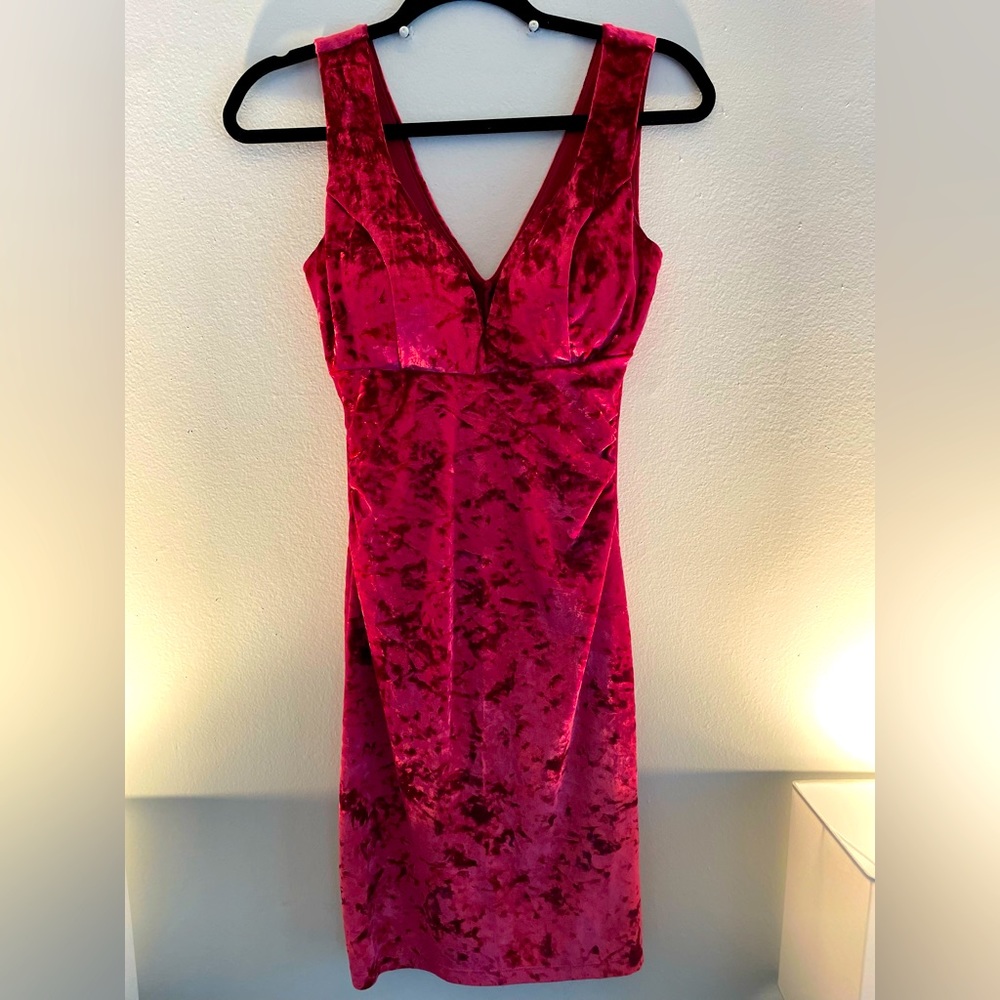 Emerald Sundae Red Velvet Form Fitting Mini Length Dr… - Gem